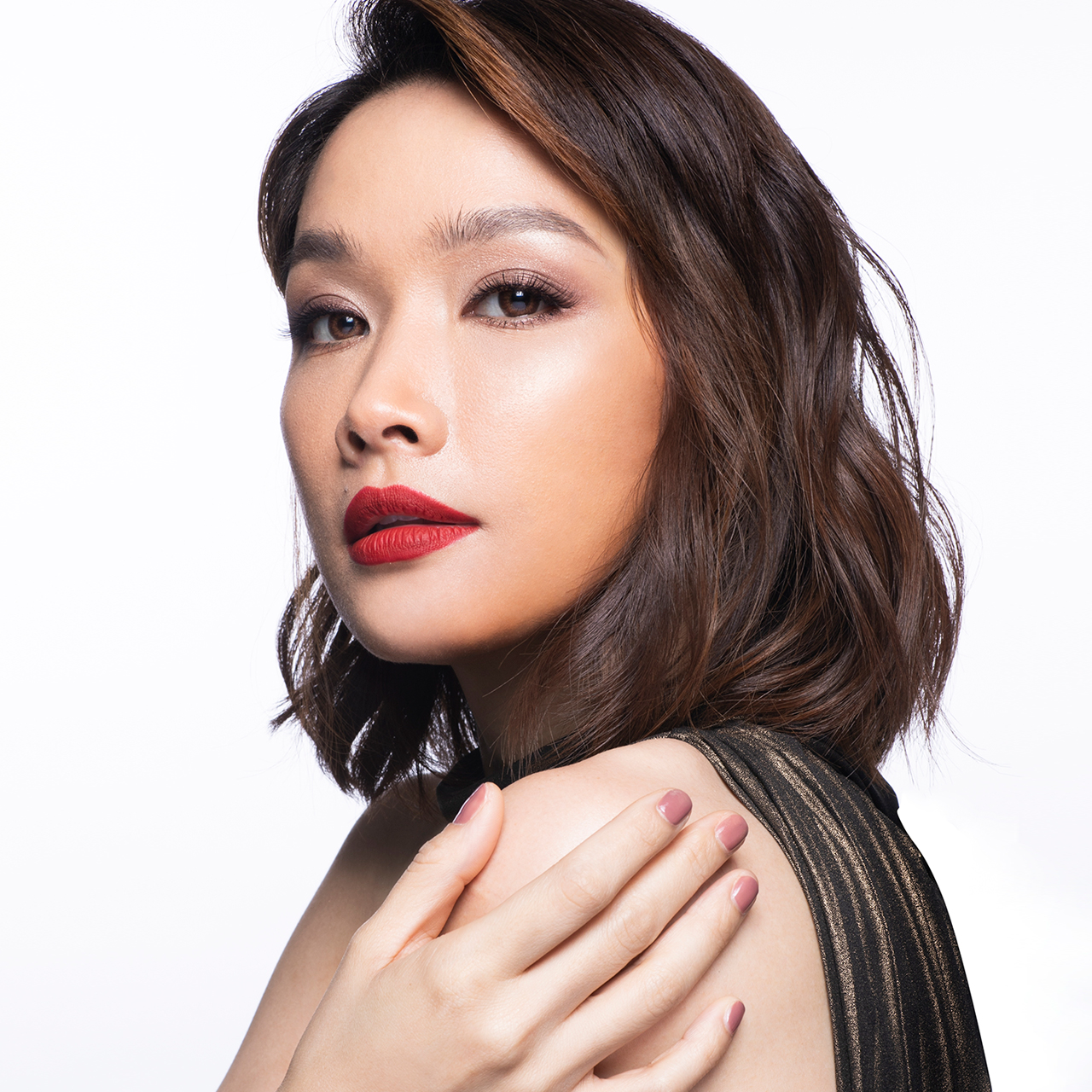 Scha Alyahya shows off her go-to-party look with Shiseido’s Holiday ...
